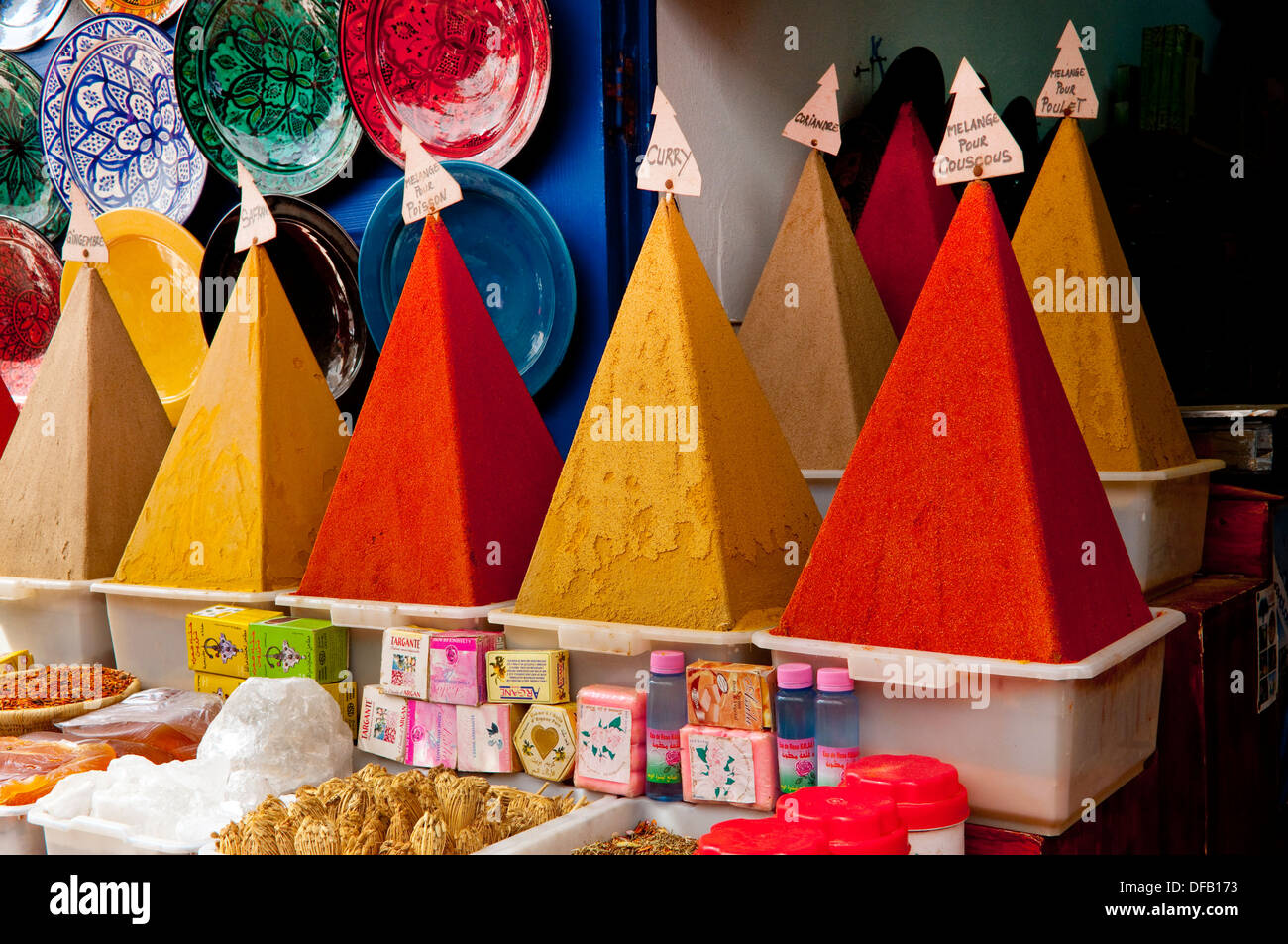 Morocco spice pyramid hi-res stock photography and images - Alamy