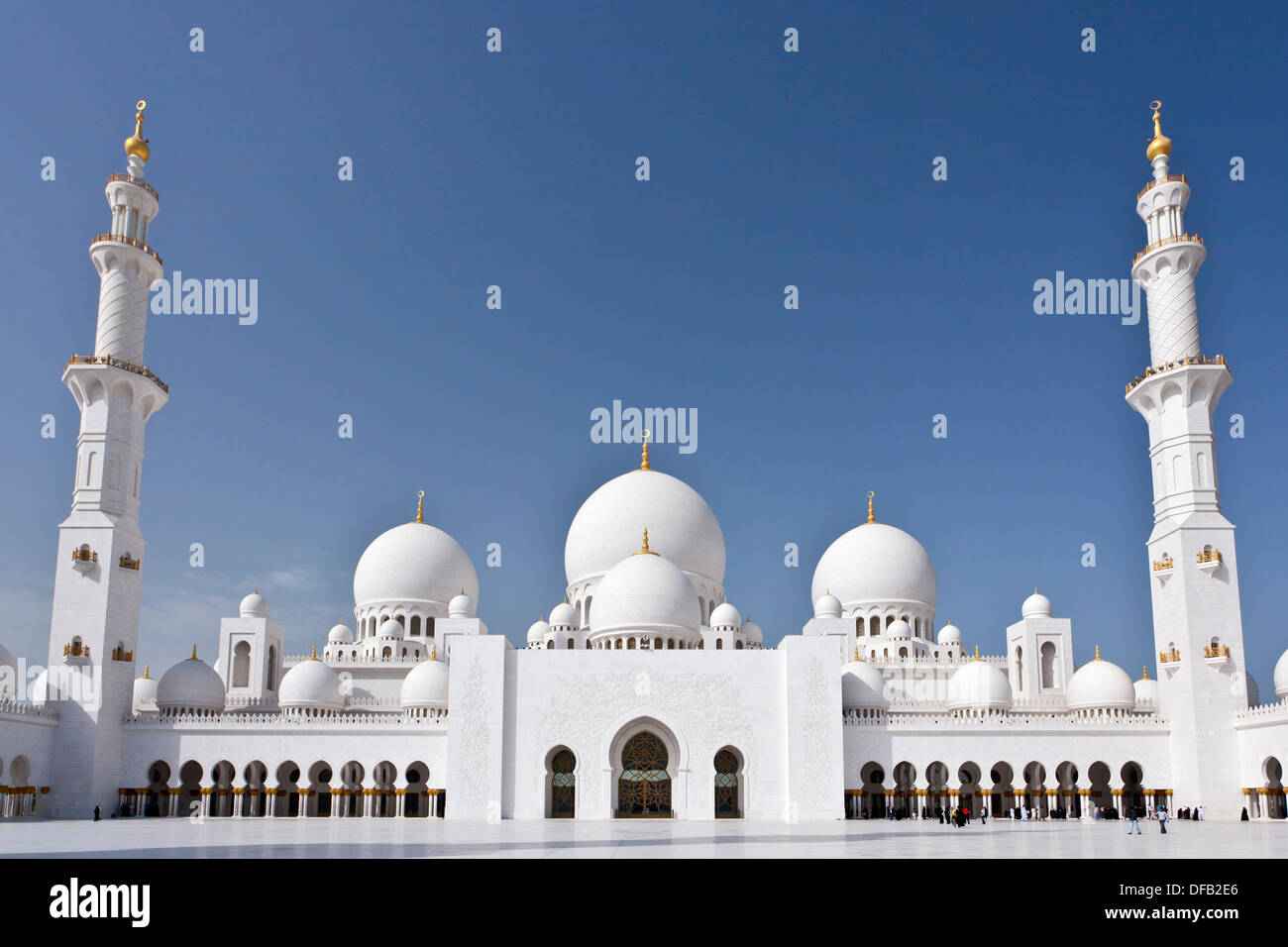 Exterior Domes Arches And Minarets Of The The Sheikh Zayed Grand