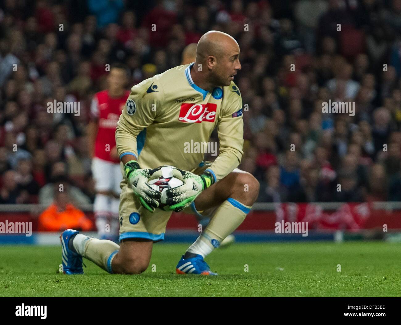 Emirates stadium pepe reina hi-res stock photography and images - Alamy