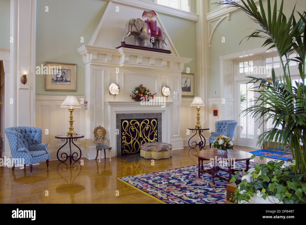 Disney hotel interior hi-res stock photography and images - Alamy
