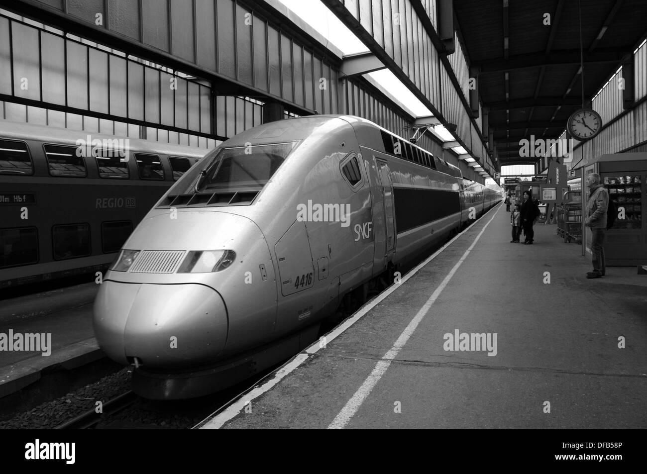 Sncf tgv train Black and White Stock Photos & Images - Alamy