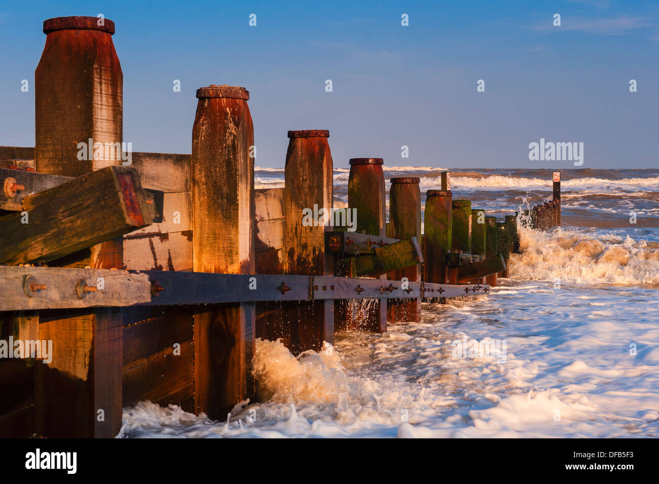 Groynes hi-res stock photography and images - Alamy