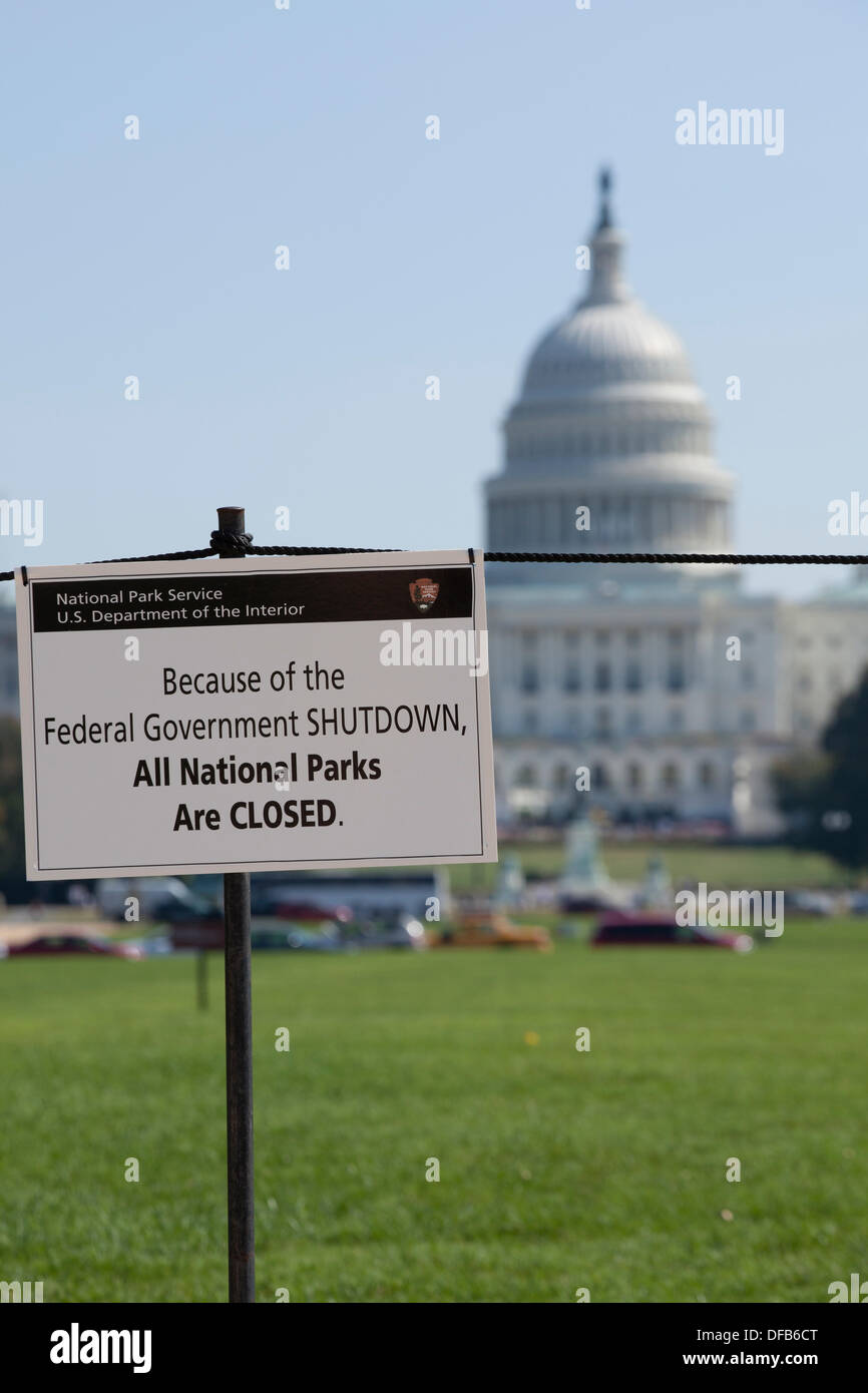Washington, DC, USA. 01st Oct, 2013. Signs of closures are posted on ...