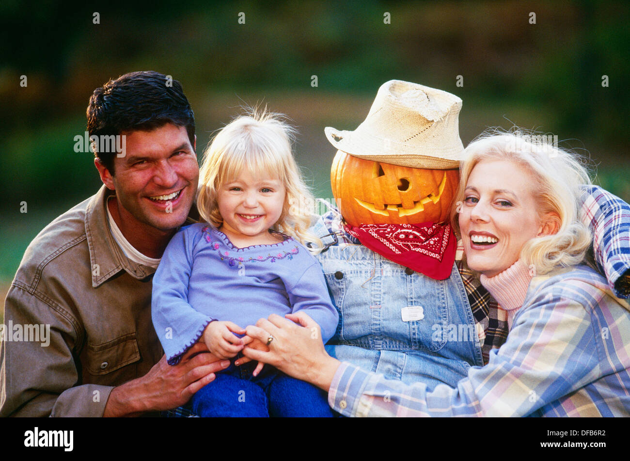 Scarecrow family hi-res stock photography and images - Alamy