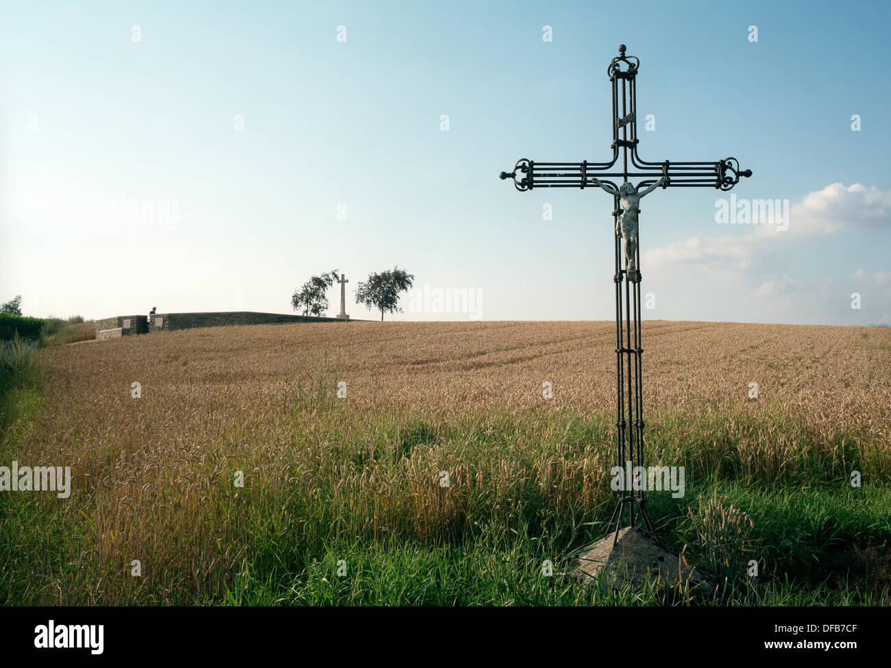 Set among fields of corn, the WW1 Somme cemetery of Redan Ridge, Serre ...