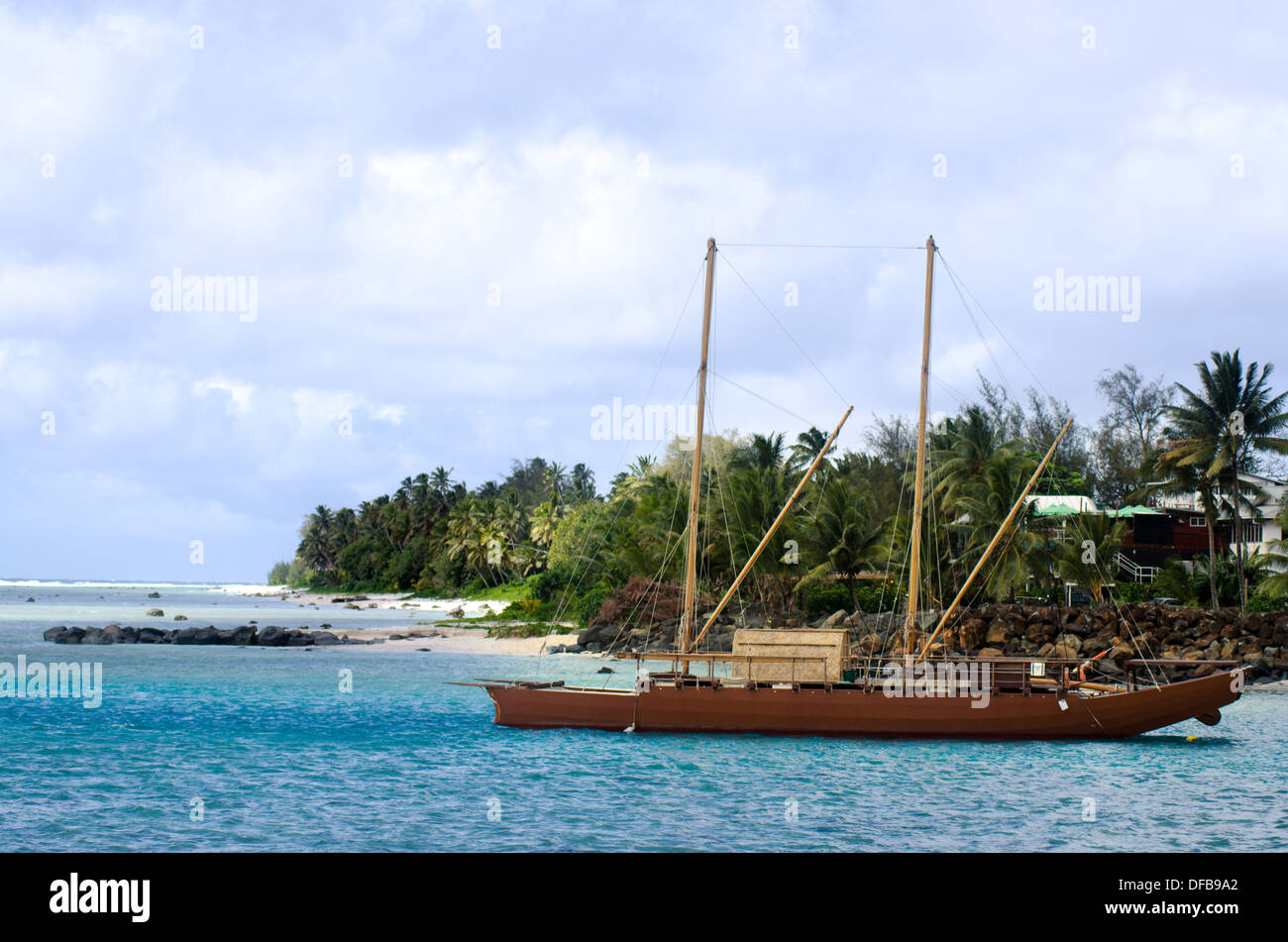 Double Hull Canoe High Resolution Stock Photography and Images - Alamy