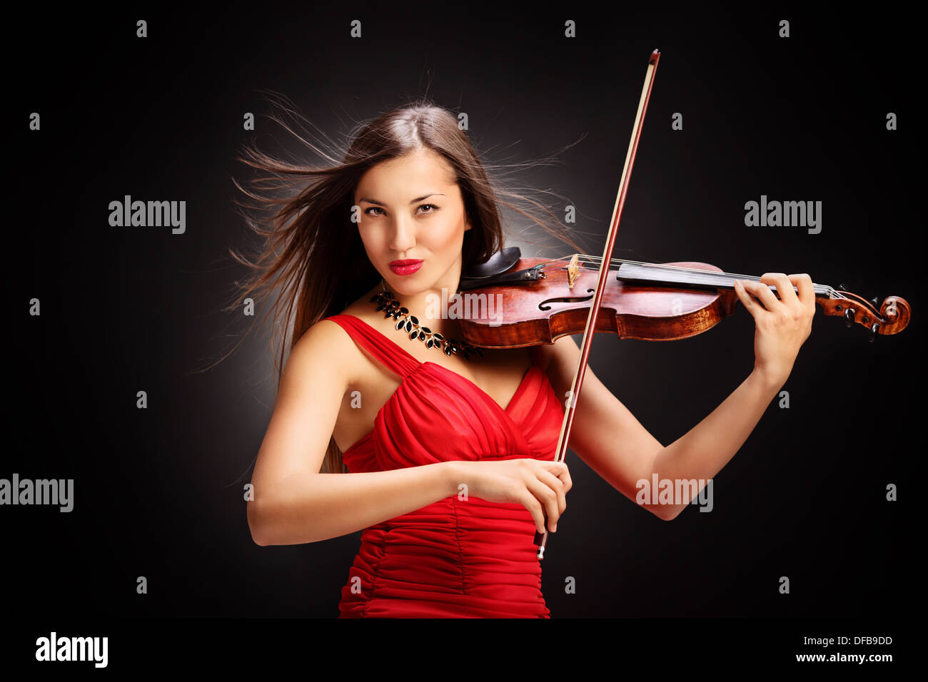 Woman violin studio hi-res stock photography and images - Alamy