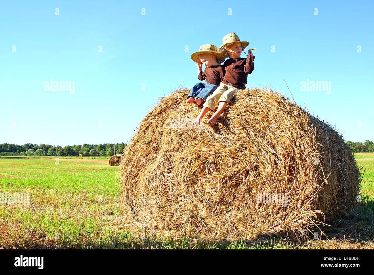 Cowboy hay bale sitting on hi-res stock photography and images - Alamy