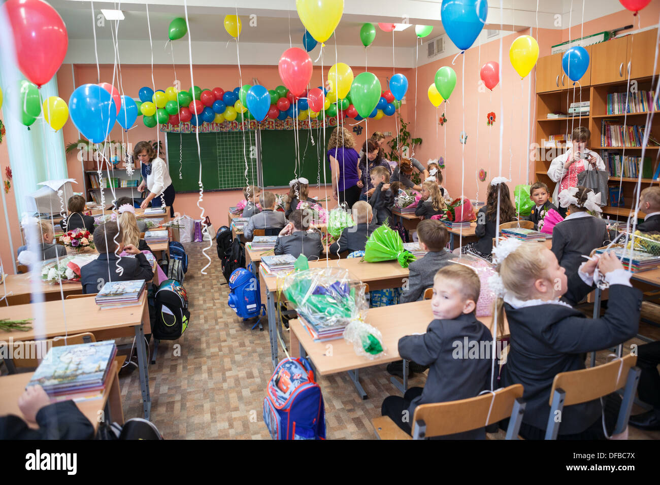 Russian schoolgirl in uniform first hi-res stock photography and images ...