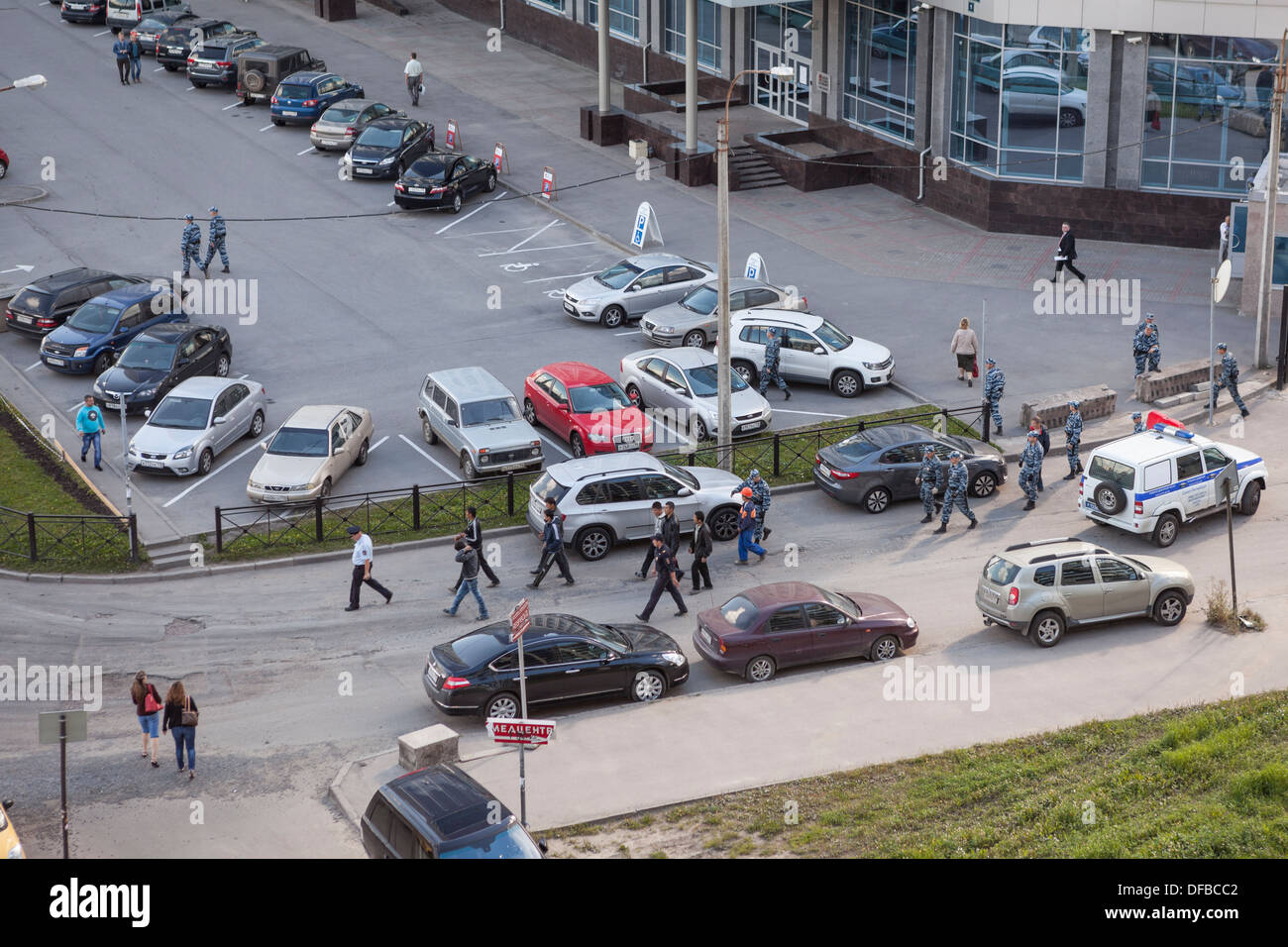 Police raid police raid immigration hi-res stock photography and images ...