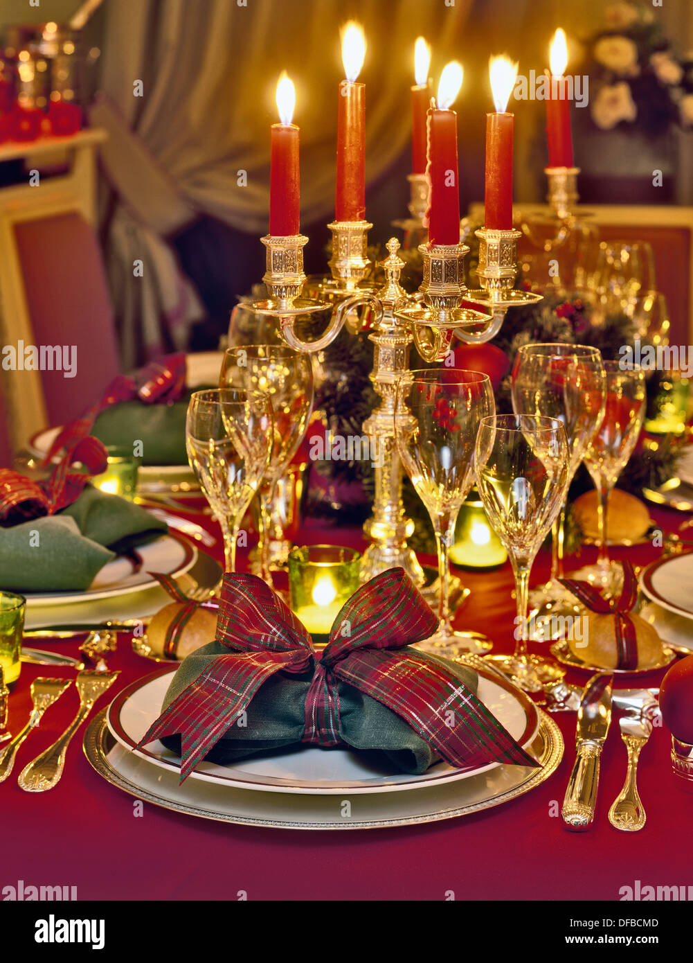 Christmas themed dinner table Stock Photo - Alamy