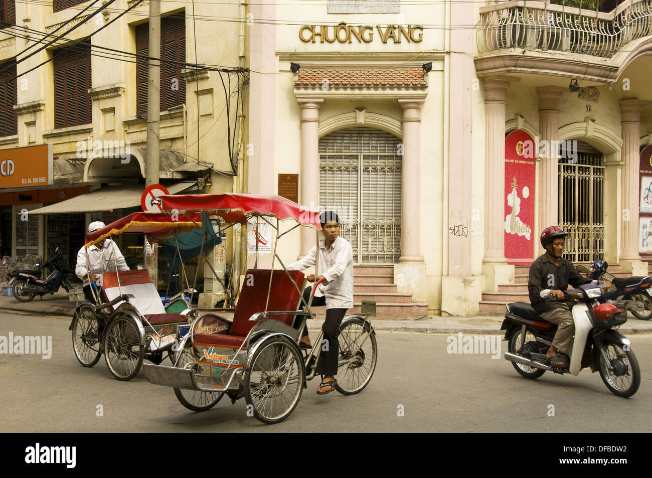 Hanoi cyclos hi-res stock photography and images - Alamy