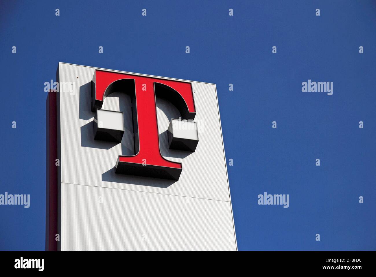 German telecom horizontal hi-res stock photography and images - Alamy