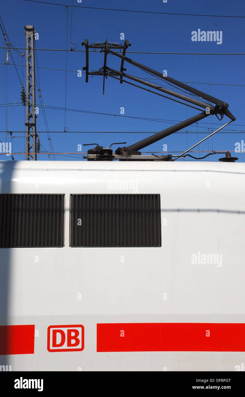 Detail of pantograph hi-res stock photography and images - Alamy