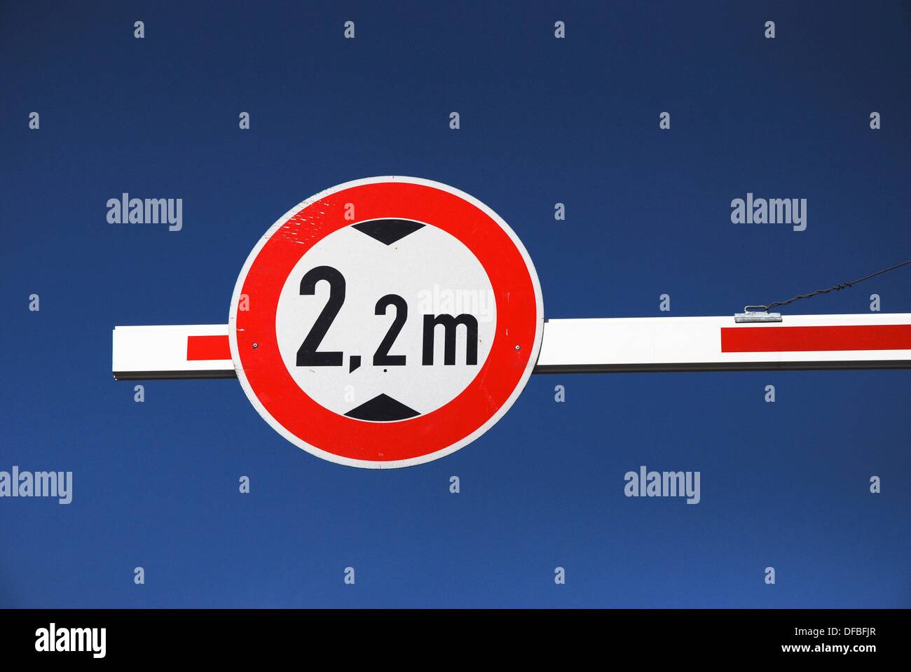 Height limit barrier hi-res stock photography and images - Alamy Height limit barrier hi-res stock photography and images - Alamy
