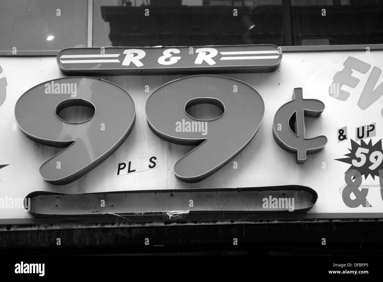 99 cent sign hi-res stock photography and images - Alamy