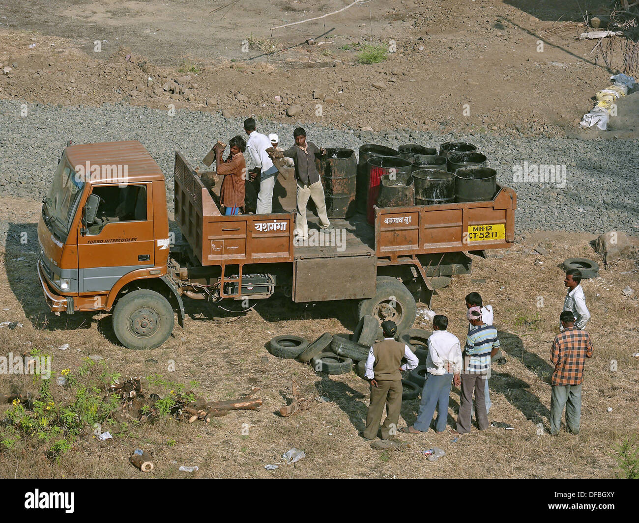 Working on road hi-res stock photography and images - Alamy