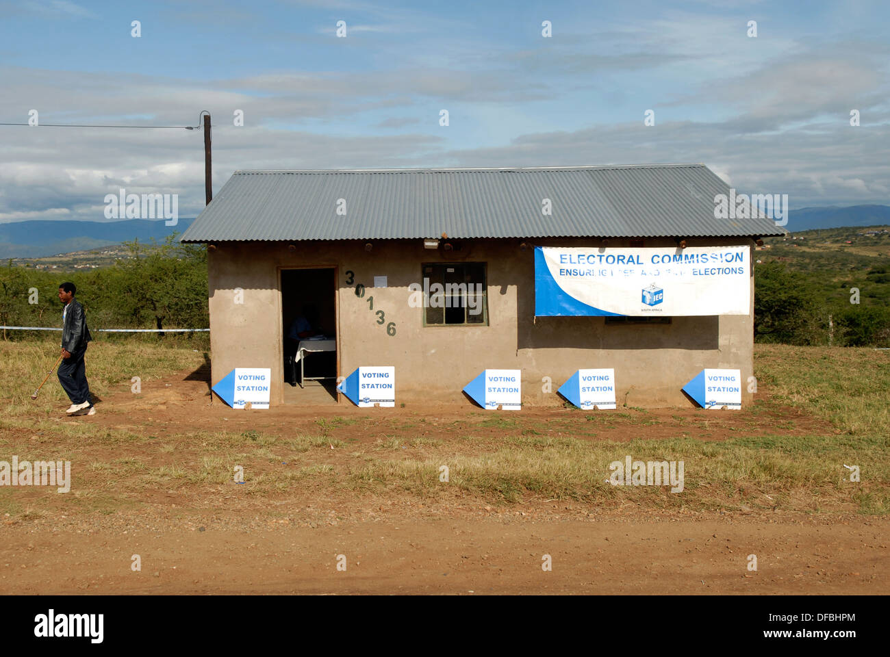 South africa voting station hi-res stock photography and images - Alamy