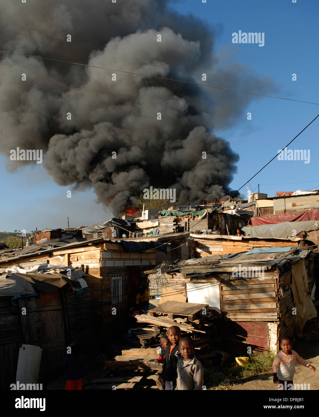 Fire informal settlement hi-res stock photography and images - Alamy