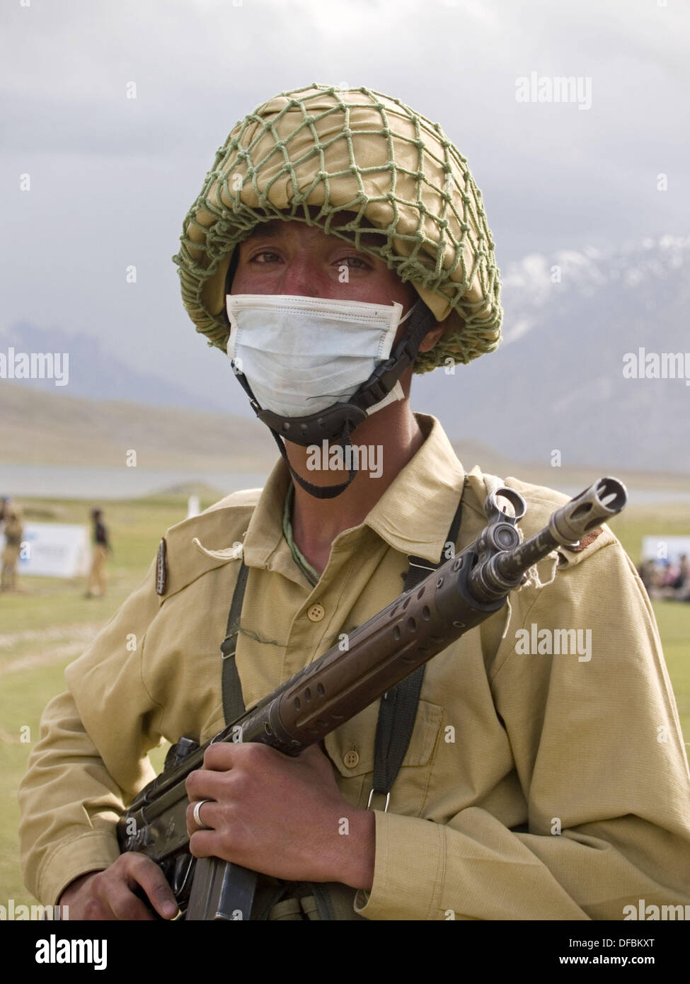 Pakistani soldier in the north frontier hi-res stock photography and ...