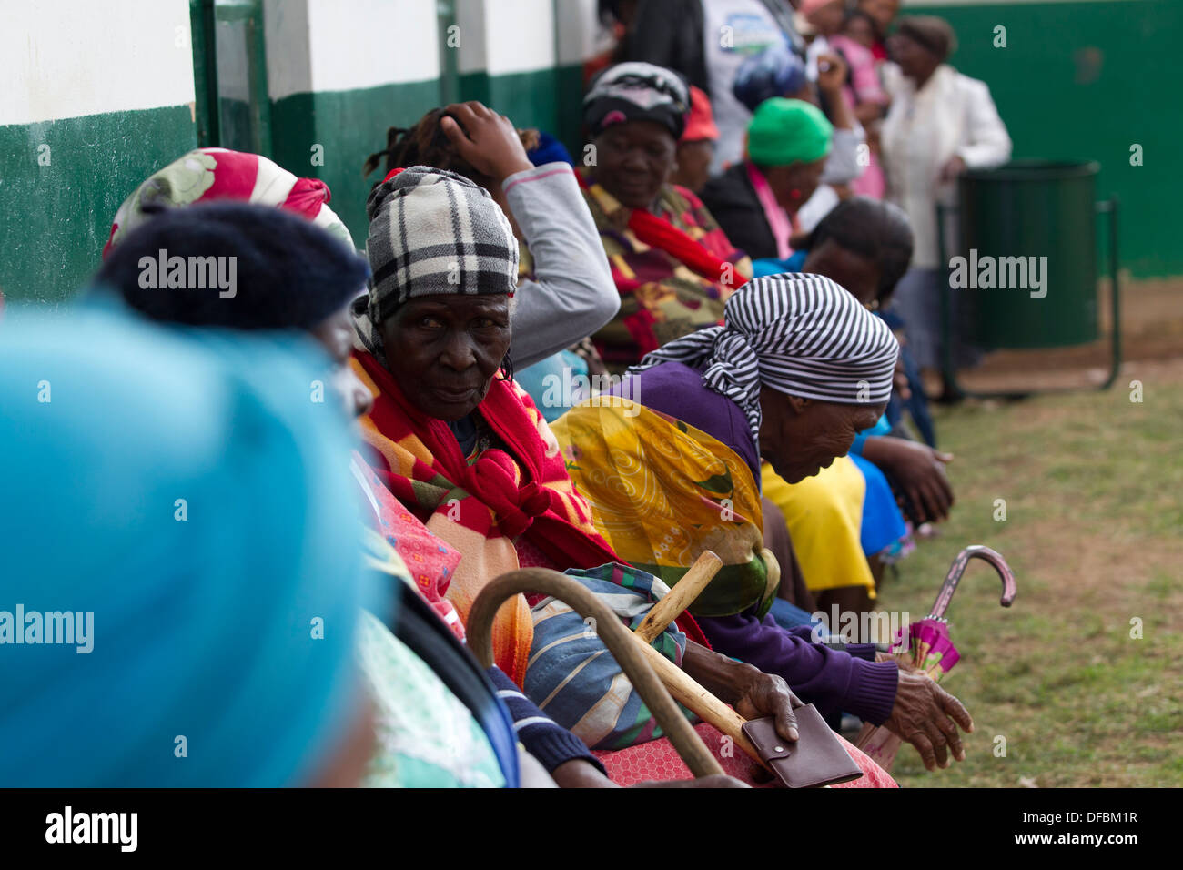Voting queue south africa hi-res stock photography and images - Alamy