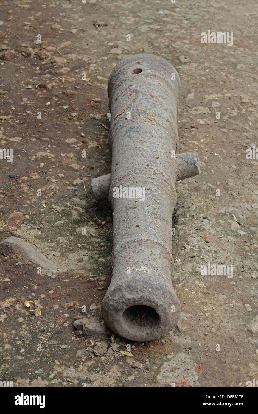 Cannon lock hi-res stock photography and images - Alamy