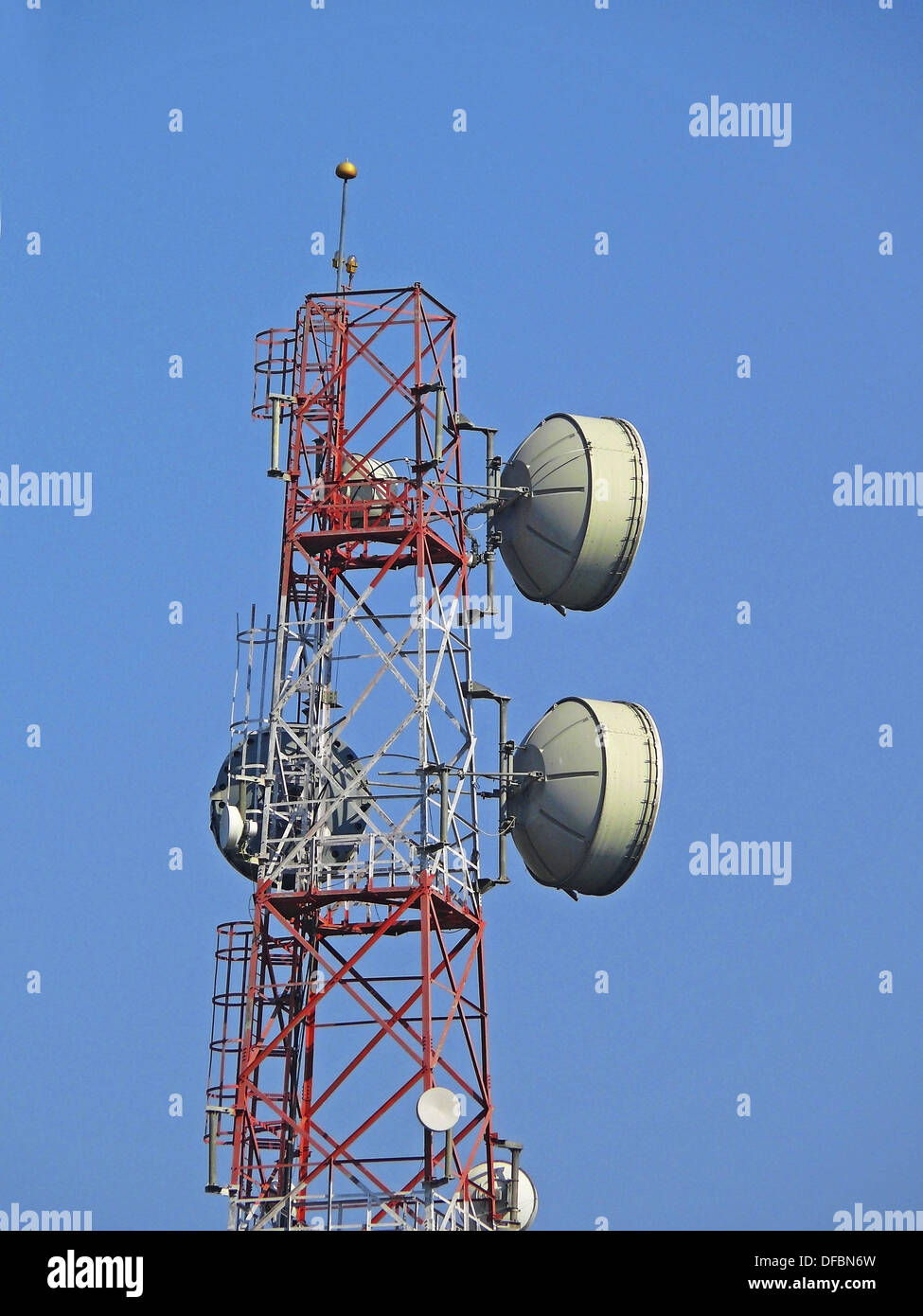Cell phone tower india hi-res stock photography and images - Alamy