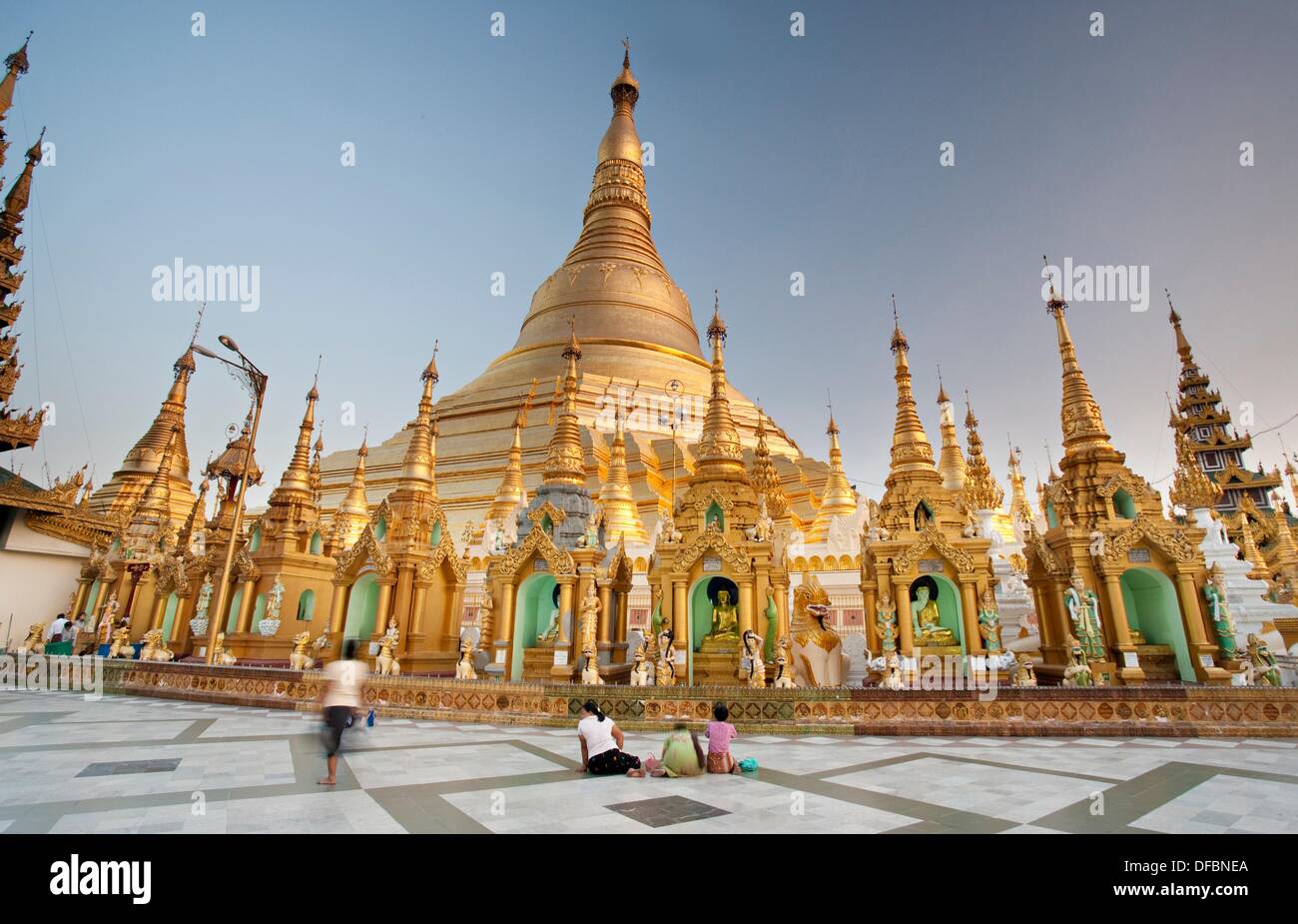 Pavilions and temples hi-res stock photography and images - Alamy