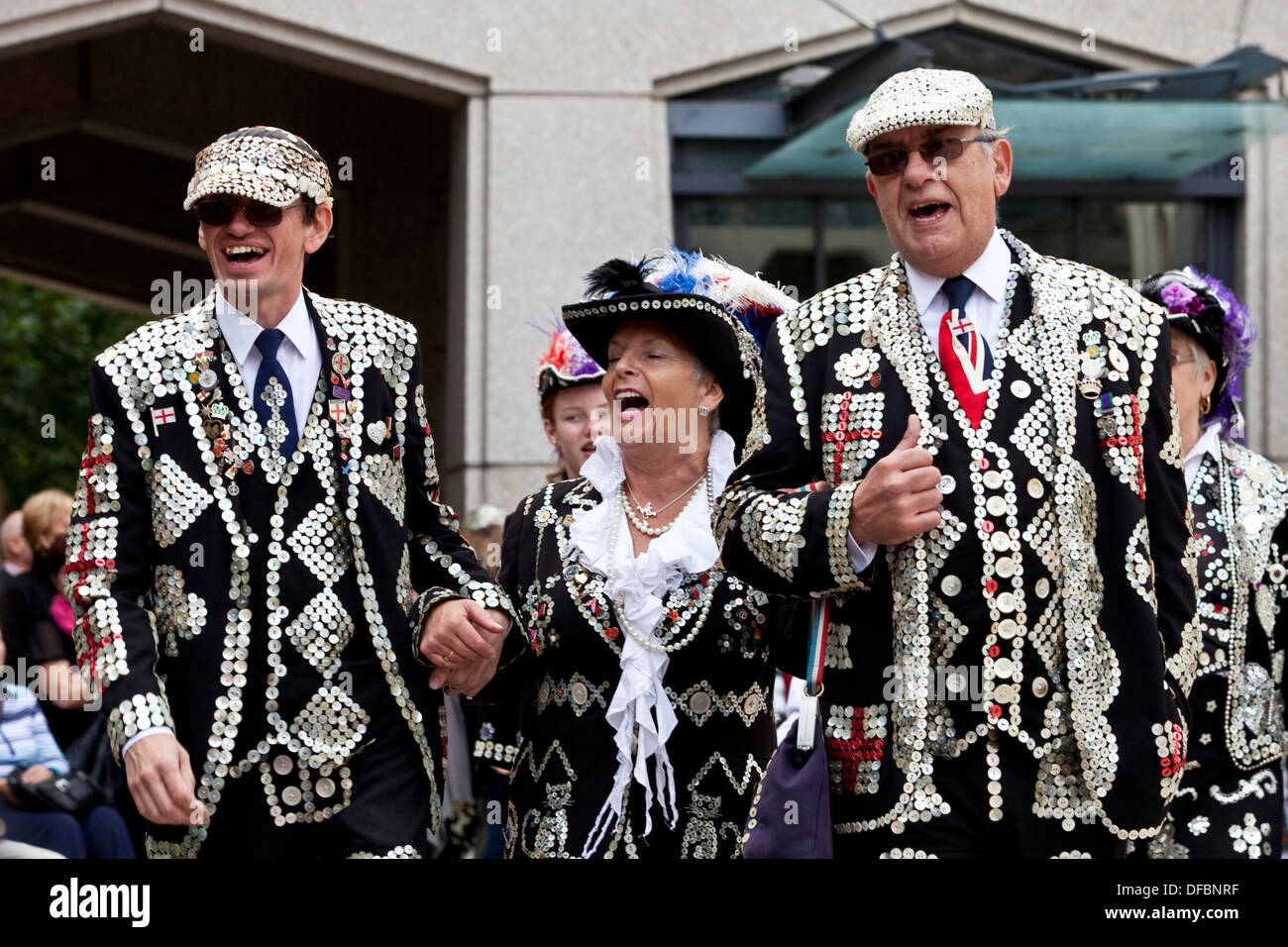 London pearly kings and queens society hi-res stock photography and ...