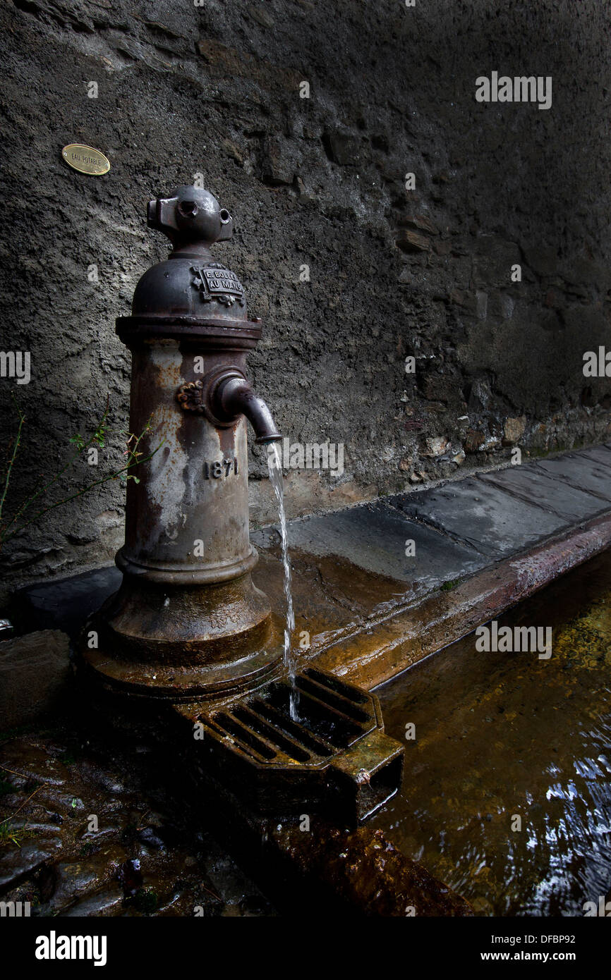 Cartoon source hi-res stock photography and images - Alamy