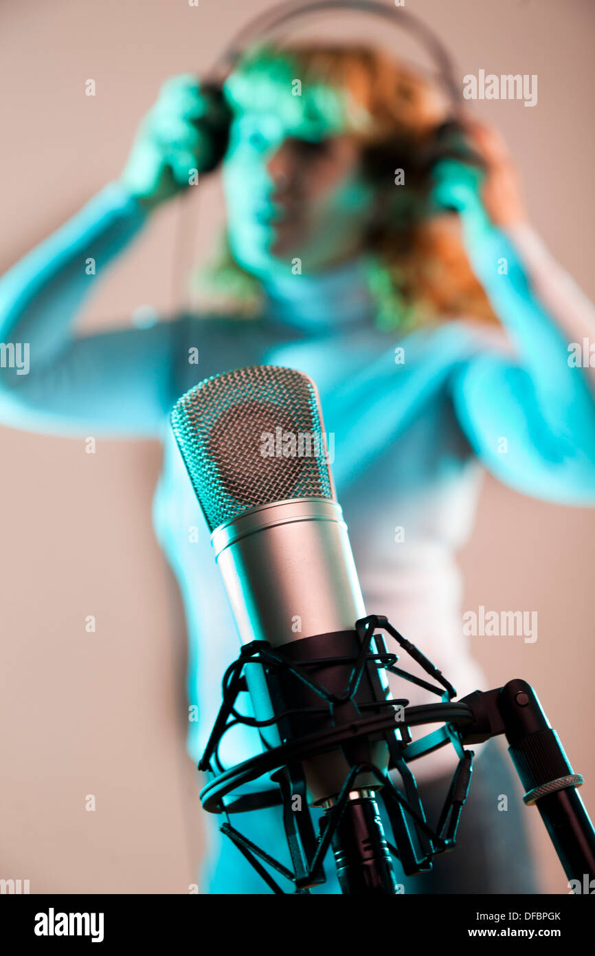 Young actress interview hi-res stock photography and images - Alamy
