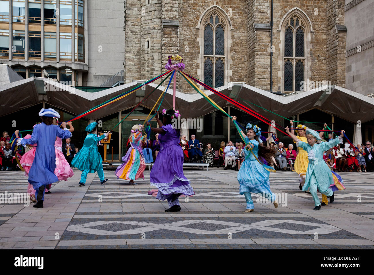 Cockney dancing hi-res stock photography and images - Alamy