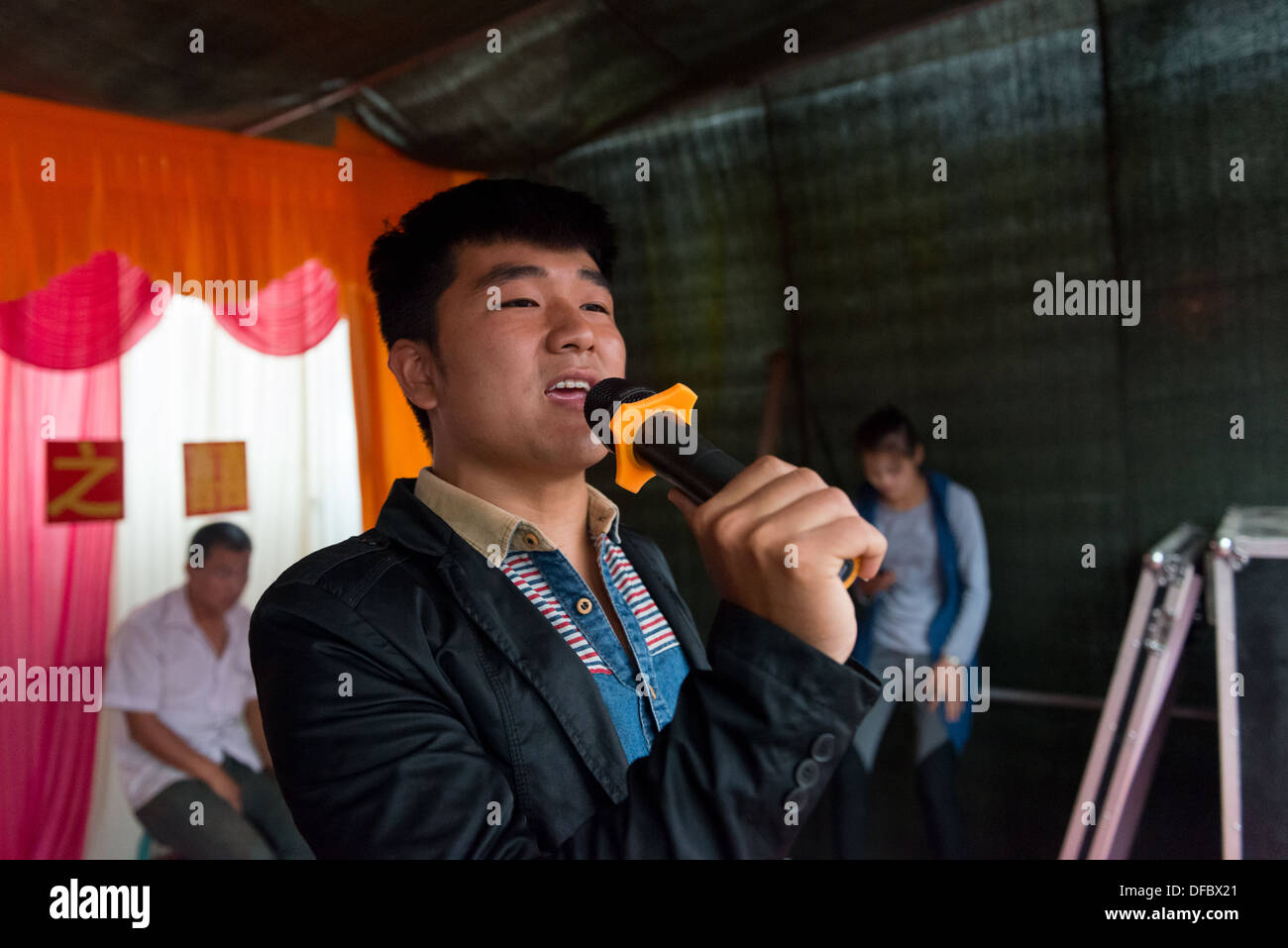 Chinese singer hi-res stock photography and images - Alamy