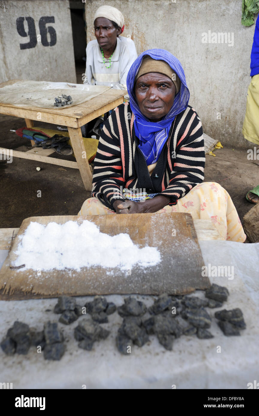 Woman selling salt africa hi-res stock photography and images - Alamy