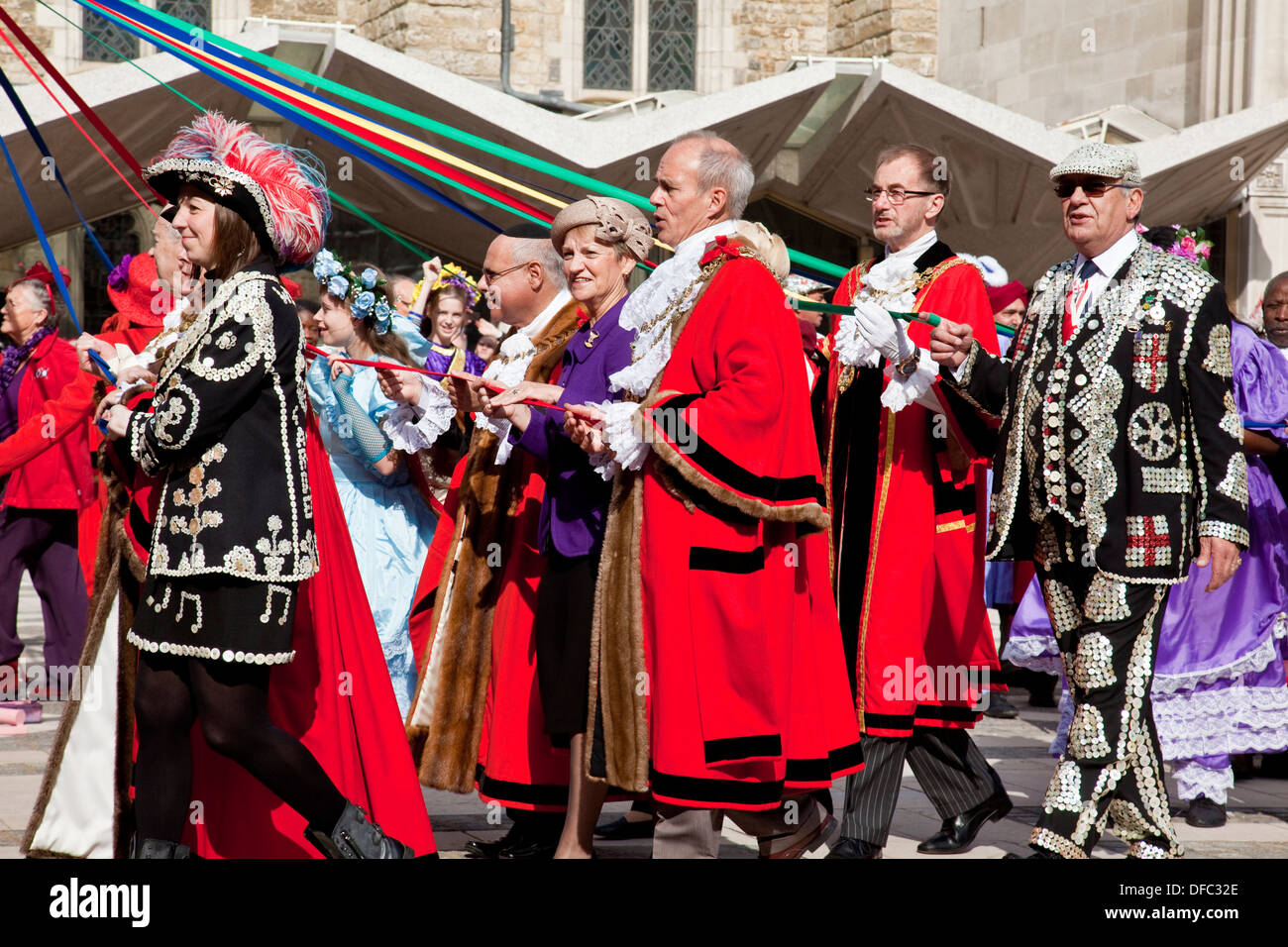 costermonger - Word of the Day - English - The Free Dictionary Language ...