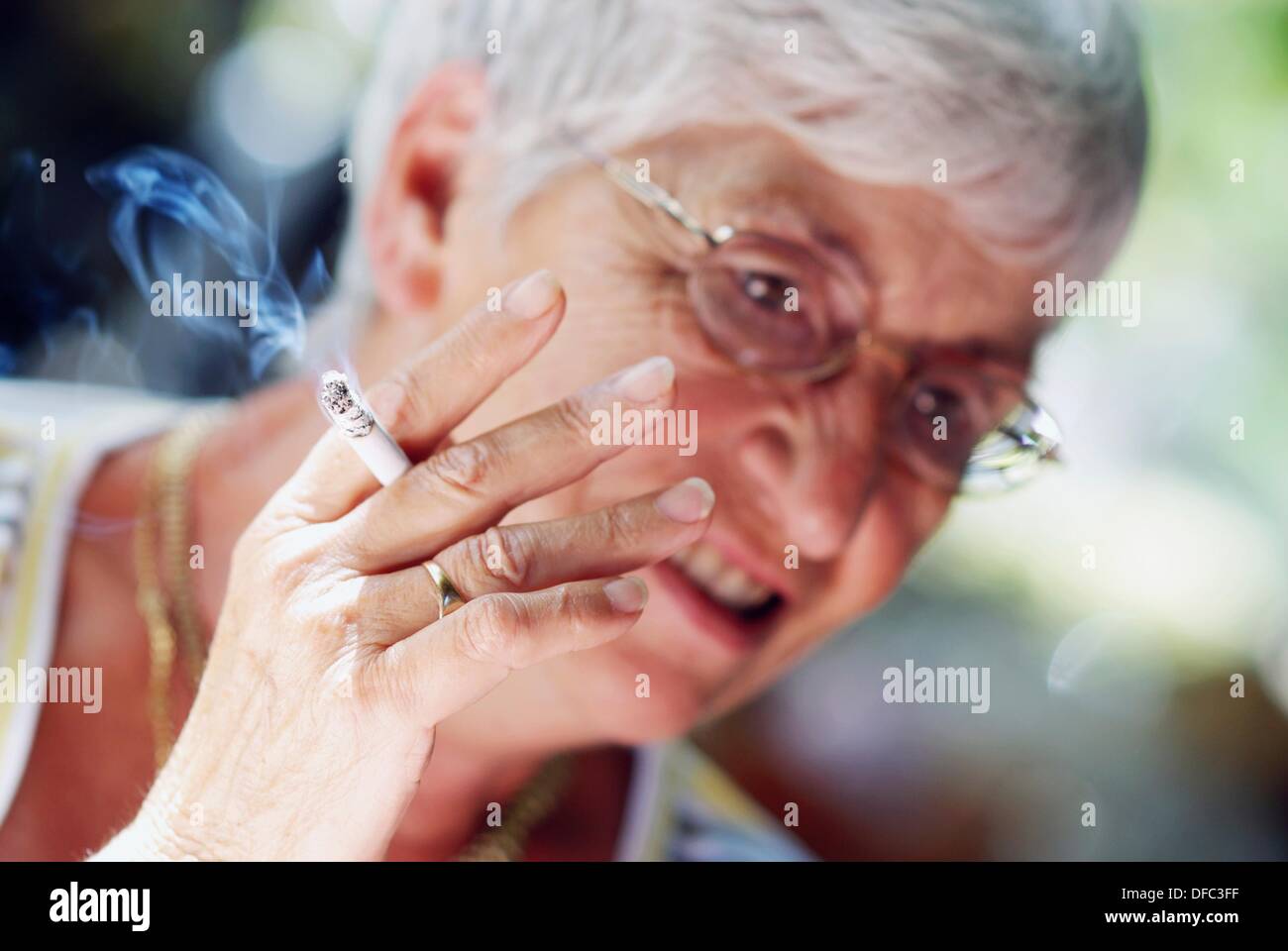Lady smoking hi-res stock photography and images - Alamy