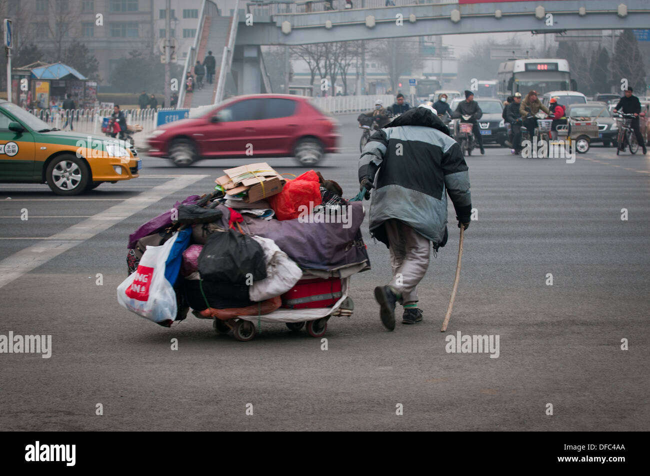 Chinese street homeless hi-res stock photography and images - Alamy