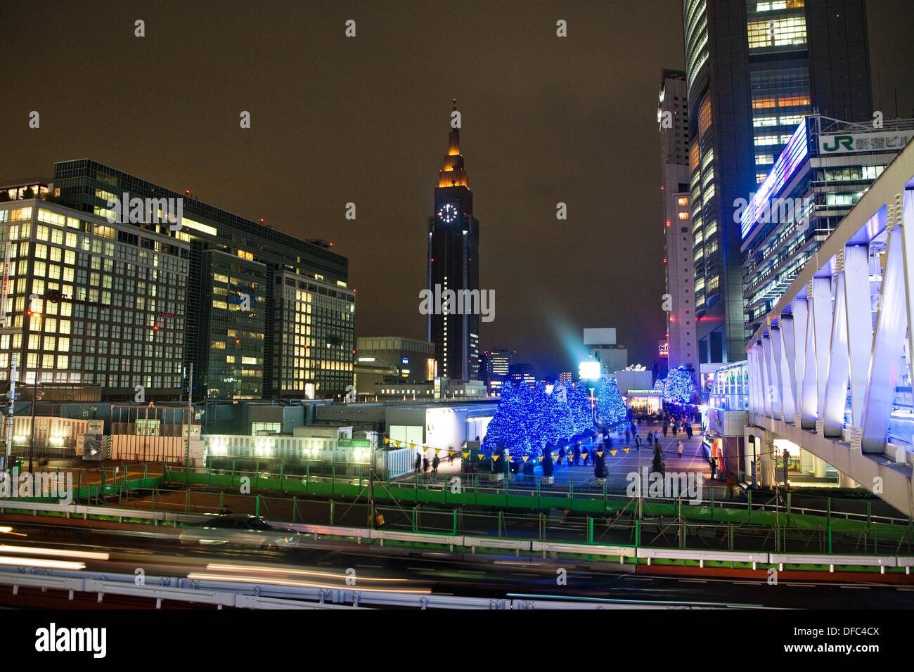 Times square shinjuku hi-res stock photography and images - Alamy