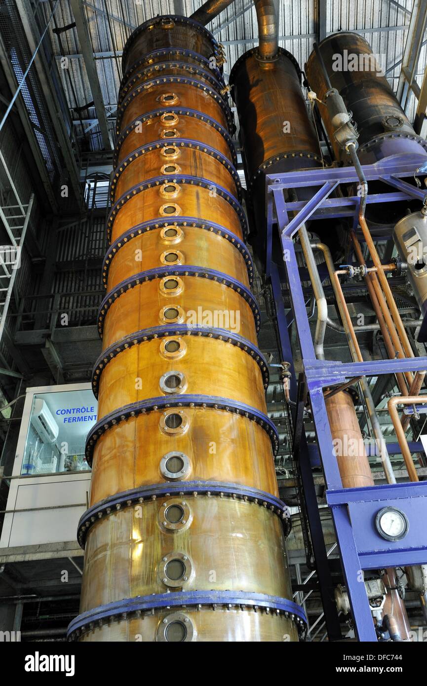 Distillation column rum hi-res stock photography and images - Alamy
