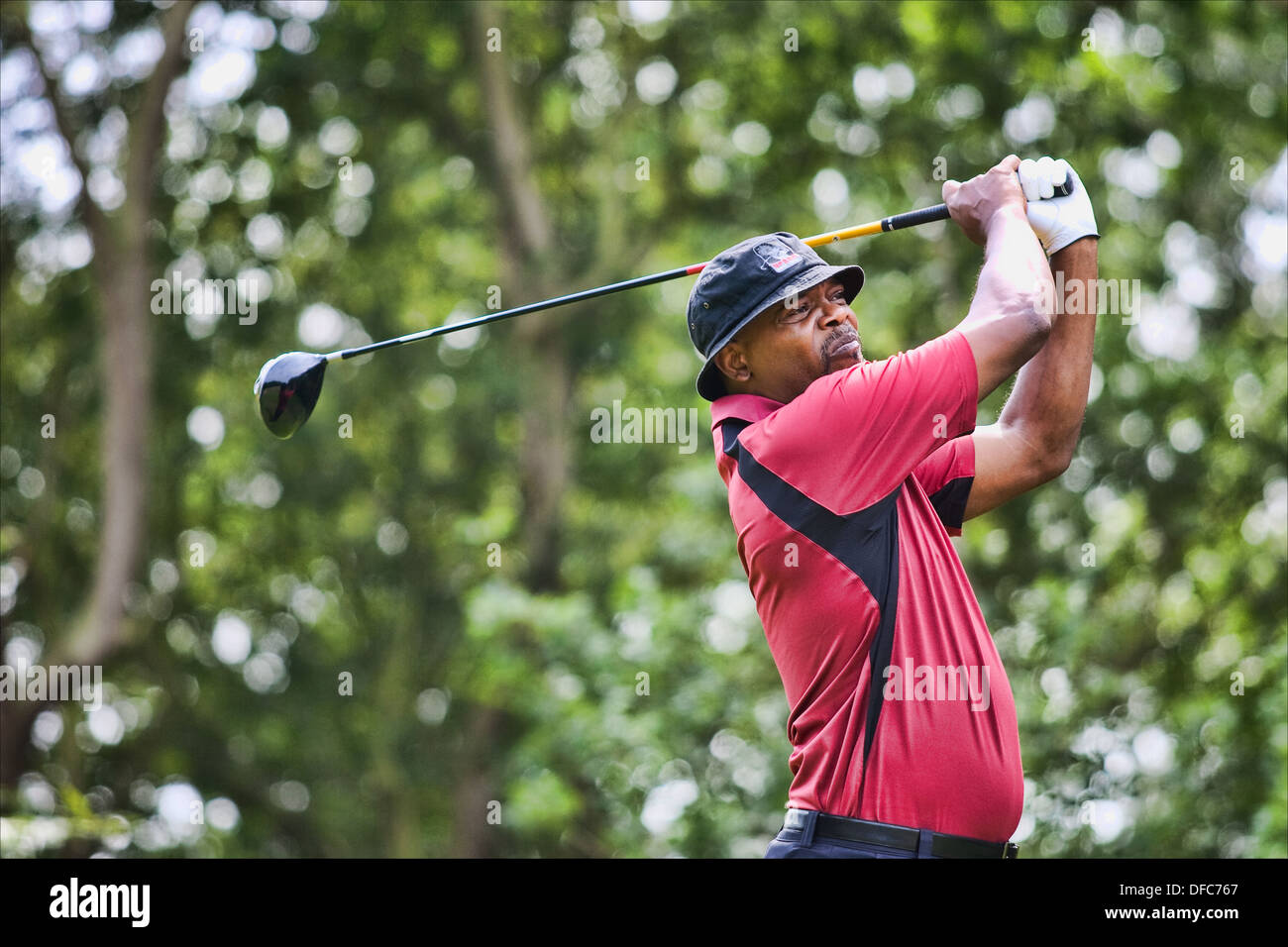 Samuel L Jackson playing golf Stock Photo - Alamy