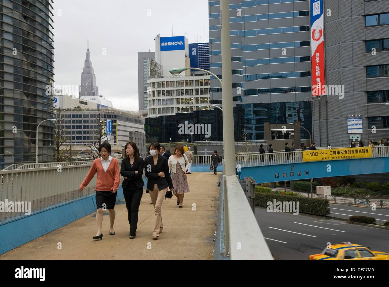 Footbridge in shinjuku hi-res stock photography and images - Alamy