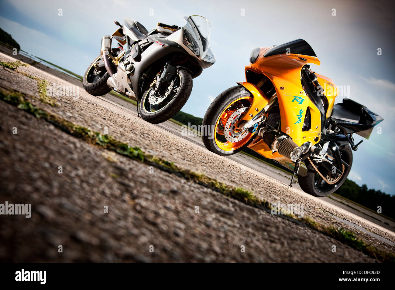 Two turbo charged Yamaha R1s at Bruntingthorpe Stock Photo - Alamy