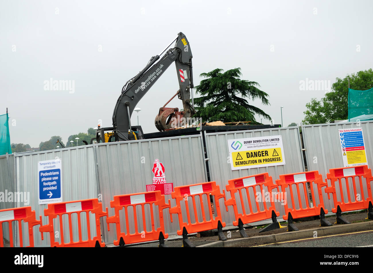 Derby, UK. 02 October 2013. Contractors have demolished 18 Victory road ...