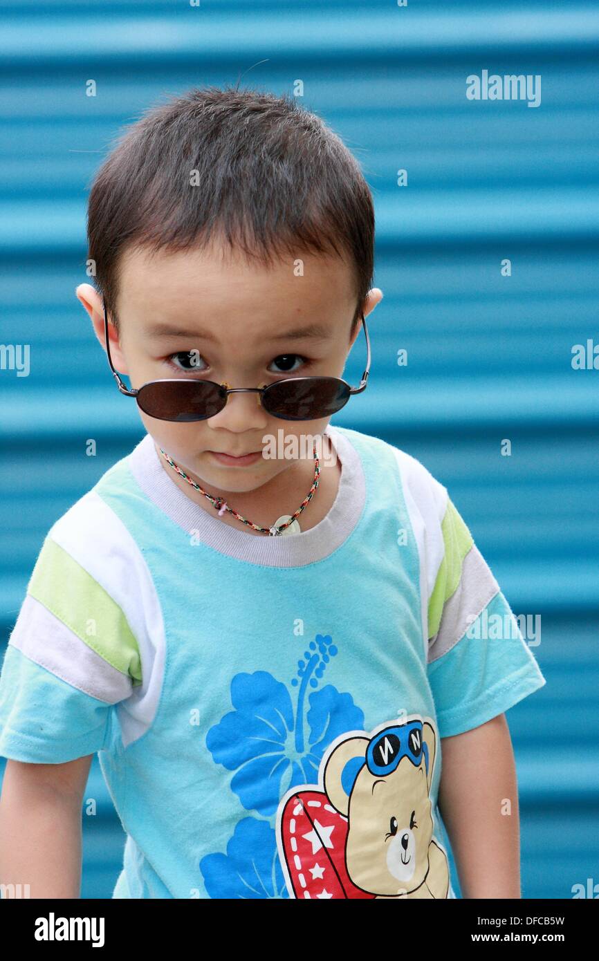 Constrain cartoon hi-res stock photography and images - Alamy