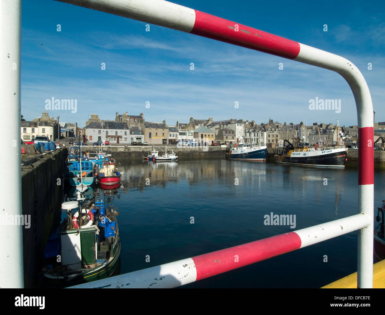 Fishing boats trawlers fraserburgh harbour hi-res stock photography and ...