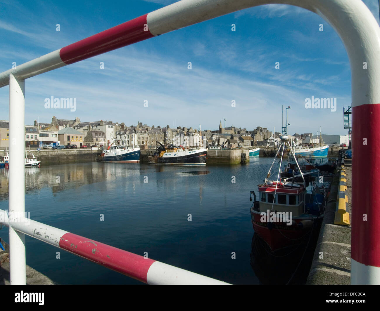Fishing boats trawlers fraserburgh harbour hi-res stock photography and ...