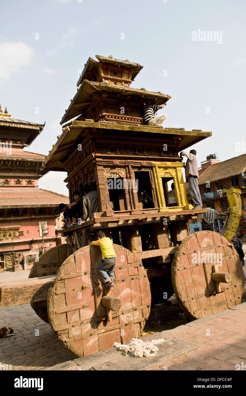 Wooden chariot hi-res stock photography and images - Alamy