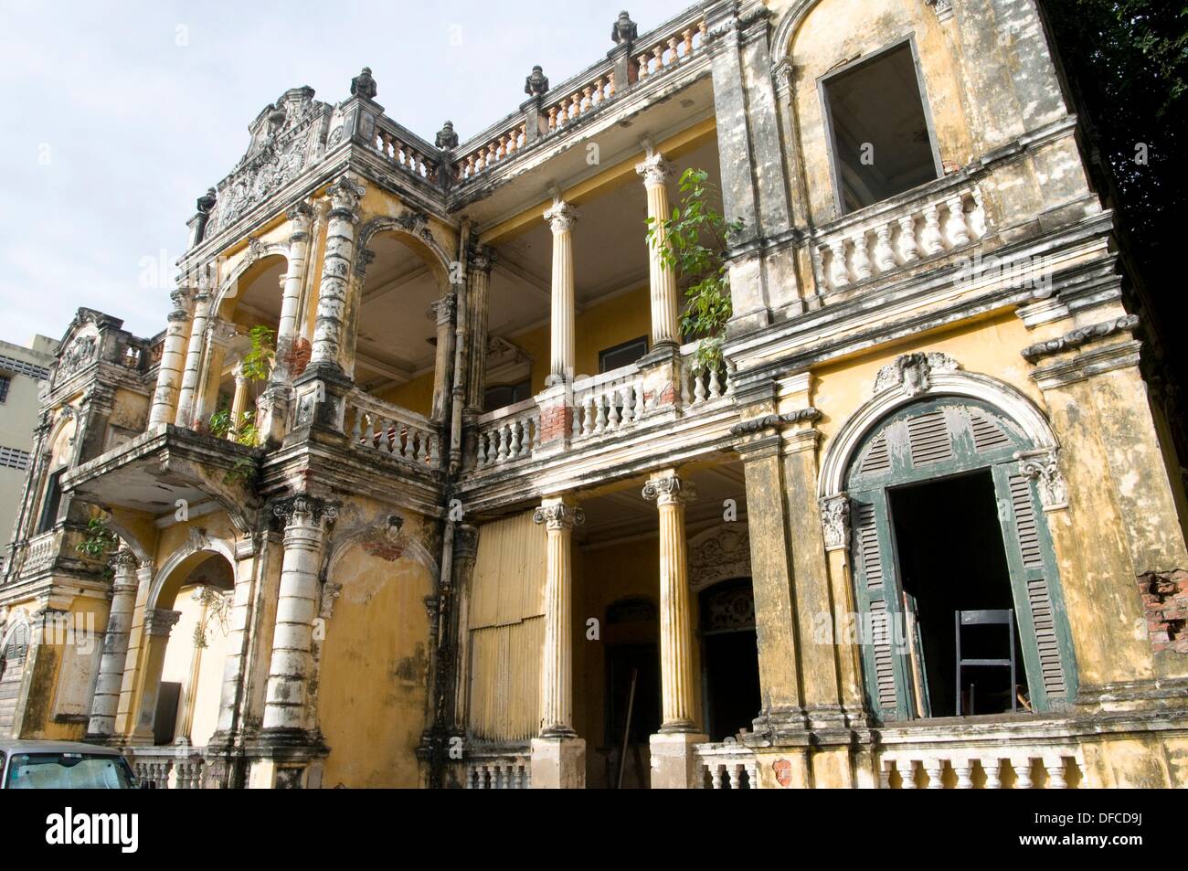 Semi Colonial High Resolution Stock Photography and Images - Alamy