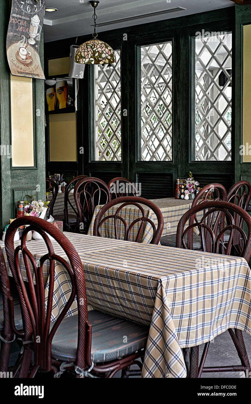 Quaint windows hi-res stock photography and images - Alamy