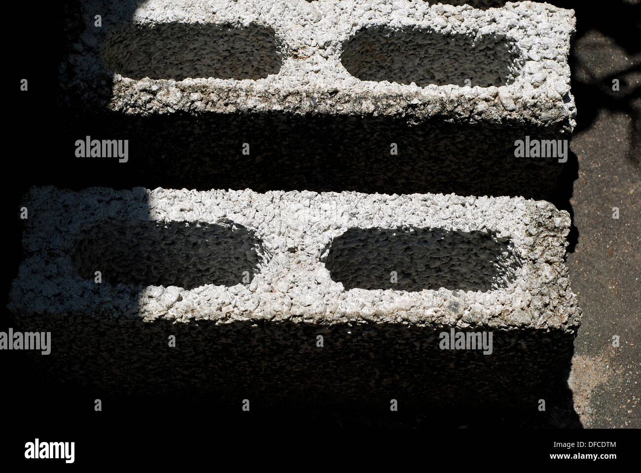 Hollow brick hi-res stock photography and images - Alamy